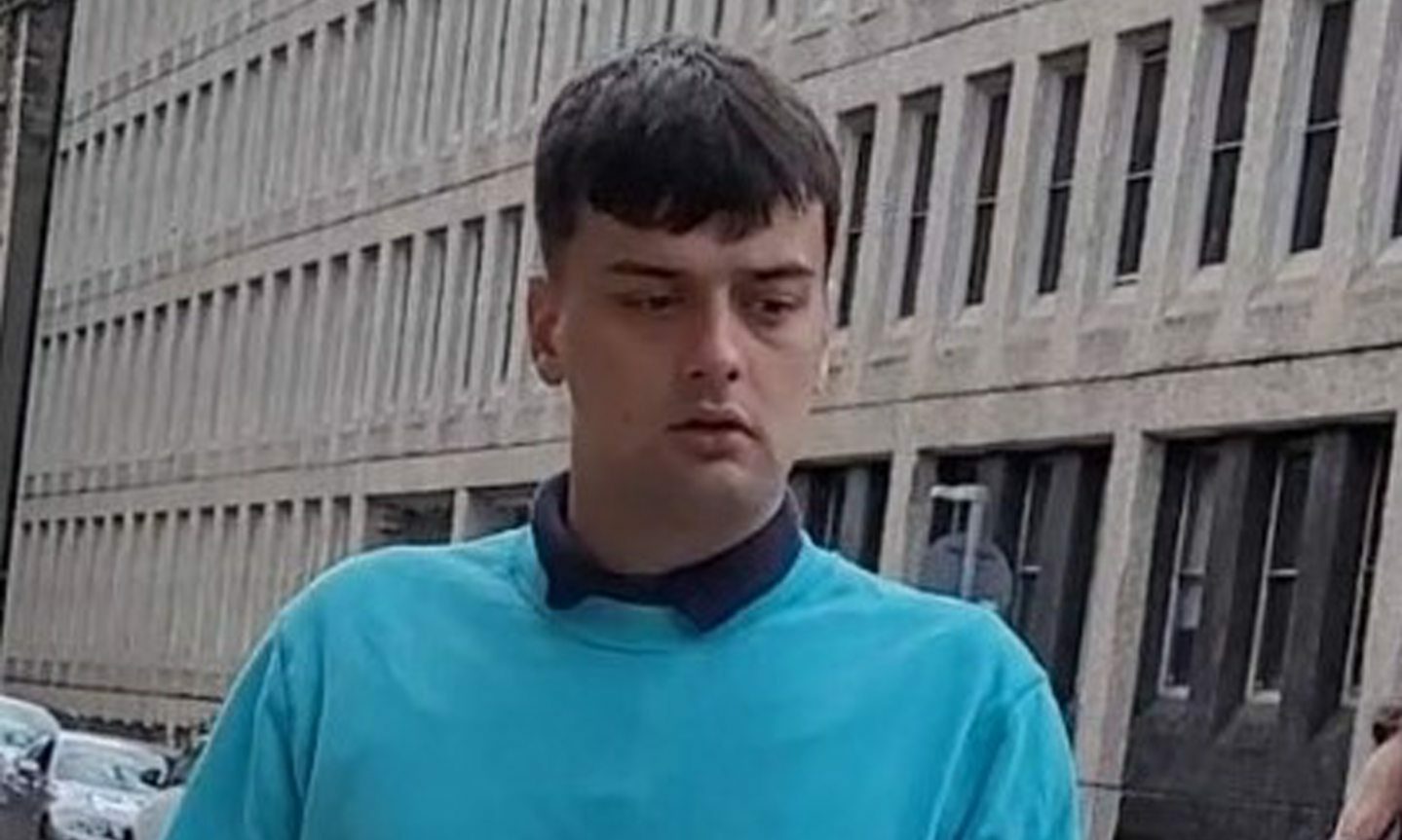 Feud spills over into knife threat in Cupar street