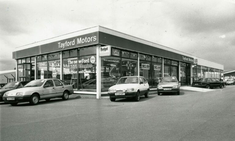 Dundee car garages and showrooms pics spark motoring memories