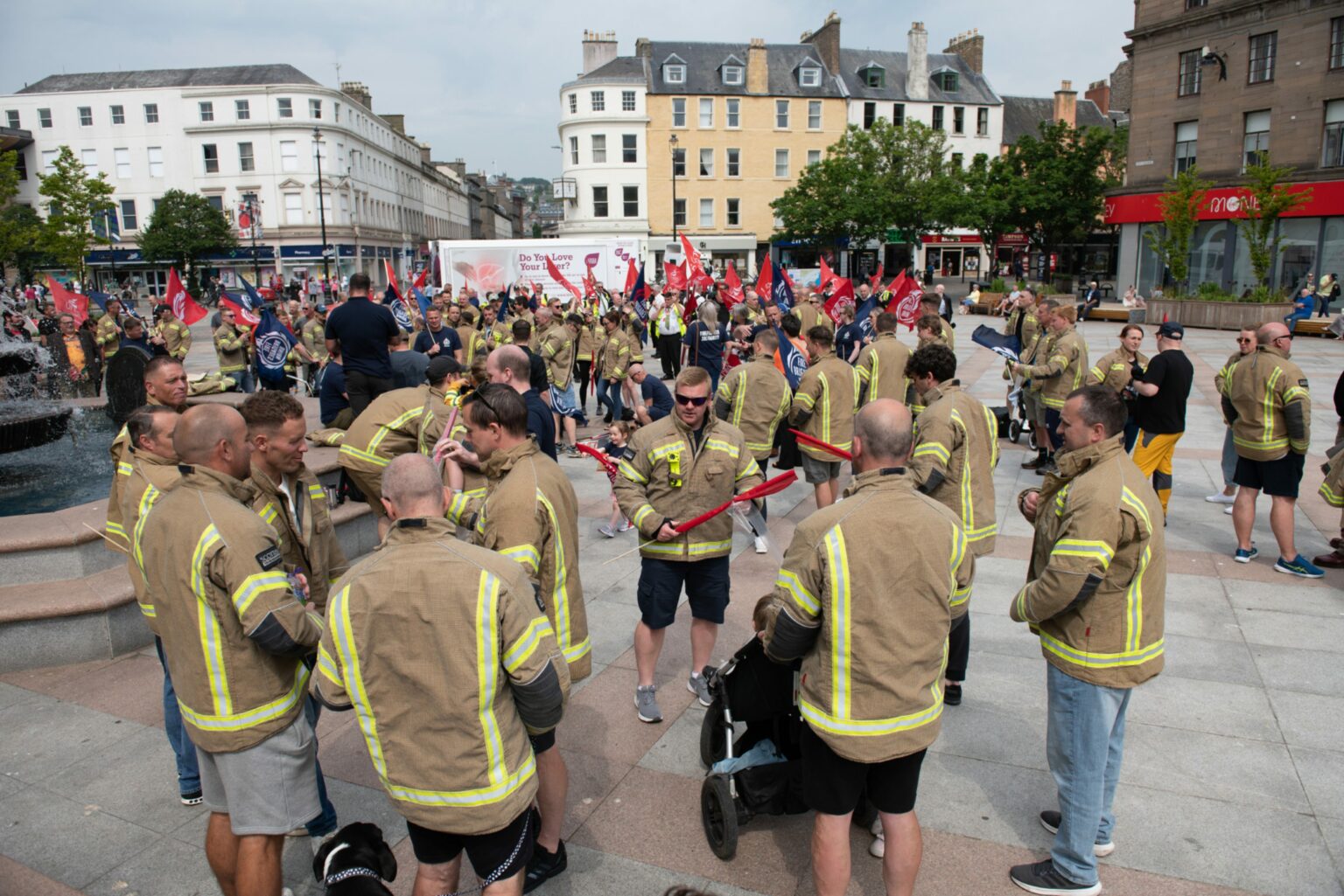 Firefighters stage Dundee protest over cuts which put safety 'at risk ...