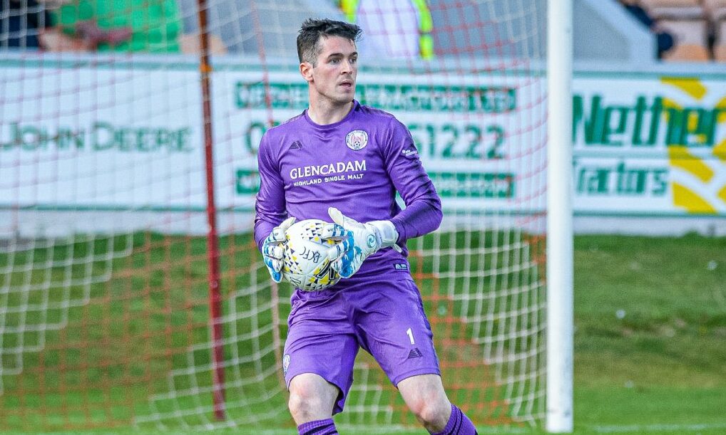 Ex-Dundee United keeper Jamie McCabe signs for Brechin City