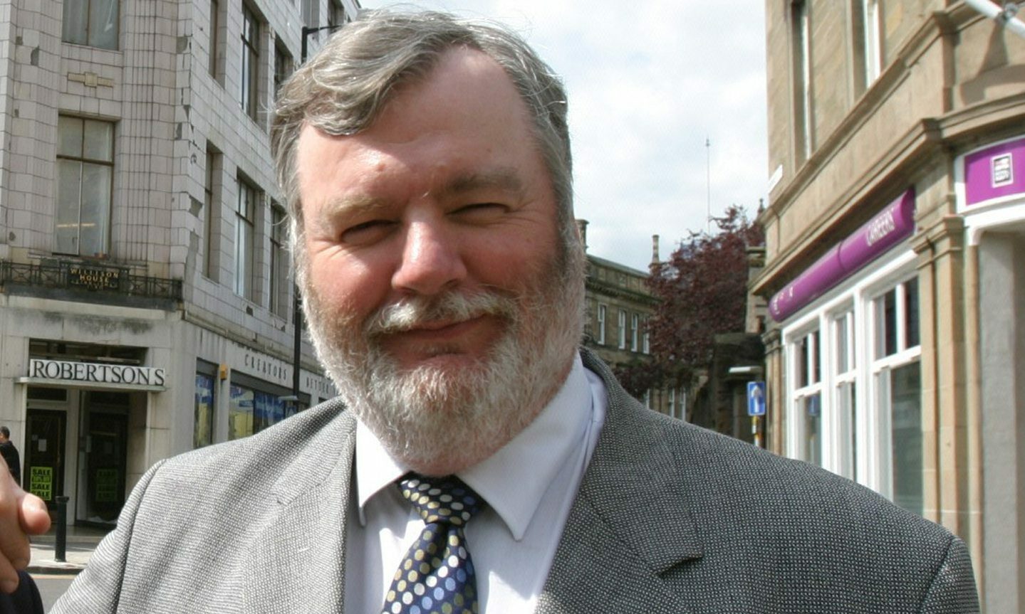Stewart Cram: Ex-director of Dundee furnishers Robertson's dies
