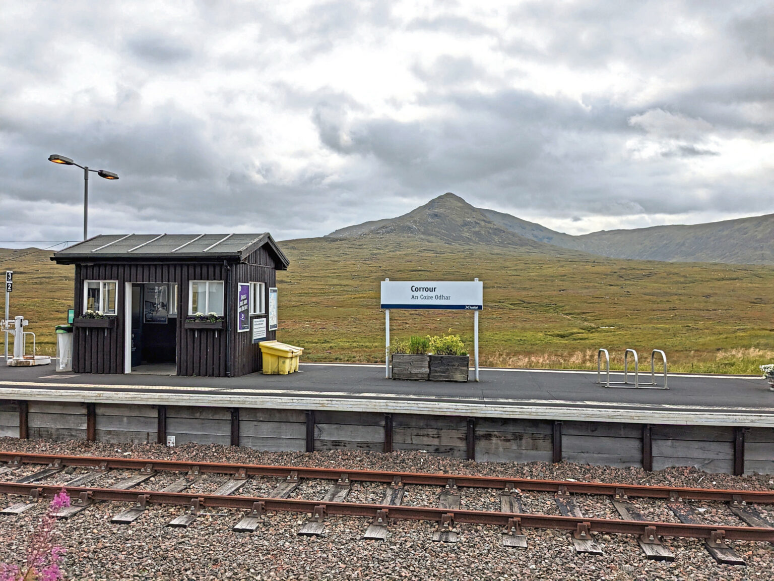 Trainspotting: Take the train to iconic film location and walk to ...