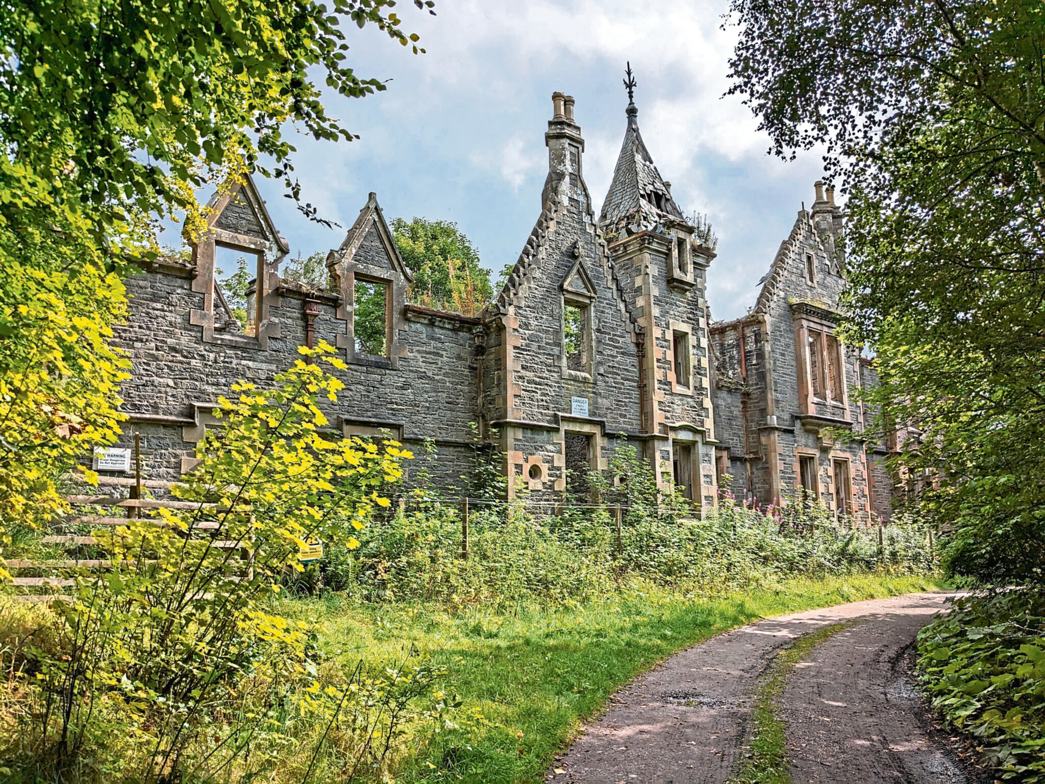 We explore abandoned Dunalastair House in Perthshire