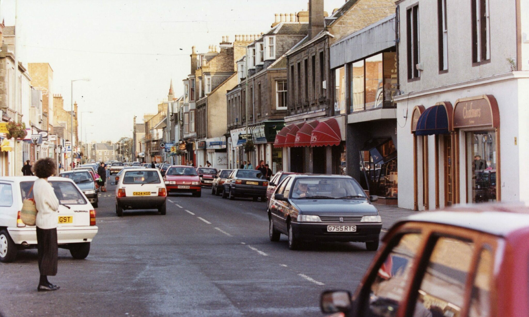 From Shapers to Buddies - pictures of life in Broughty Ferry in 1992