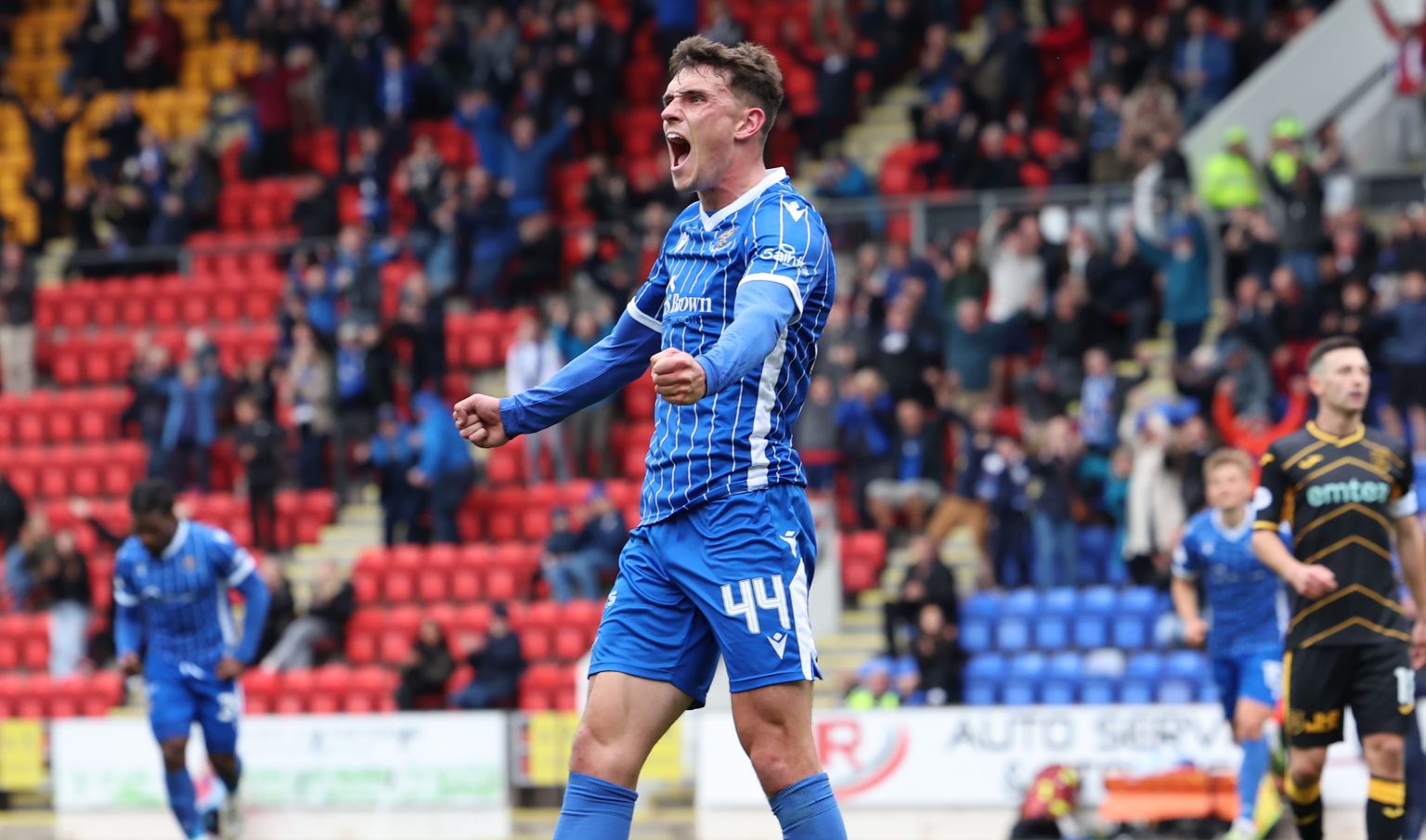 Dundee move fast for Dara Costelloe deal after St Johnstone exit