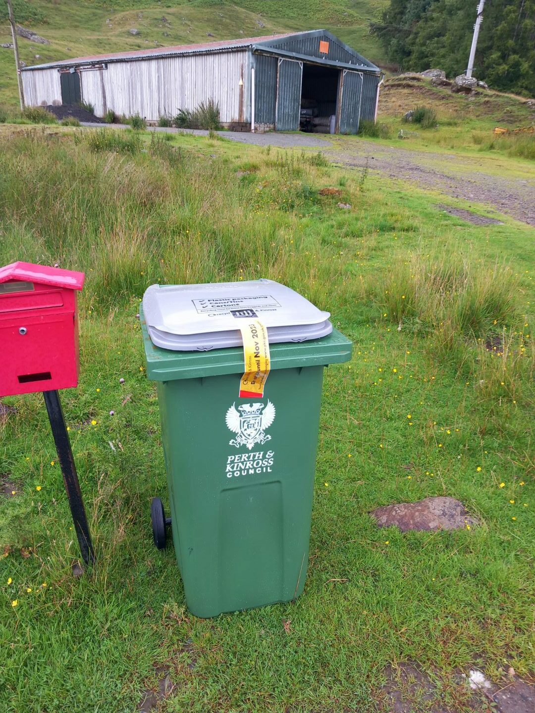 Council 'sorry for confusion' over new Perth grey bins