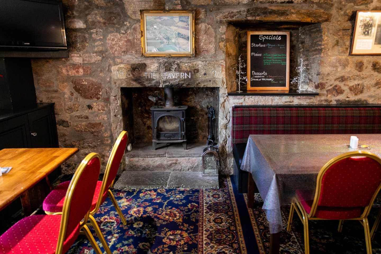 Super service & perfect pub grub at Railway Tavern in Strathmiglo