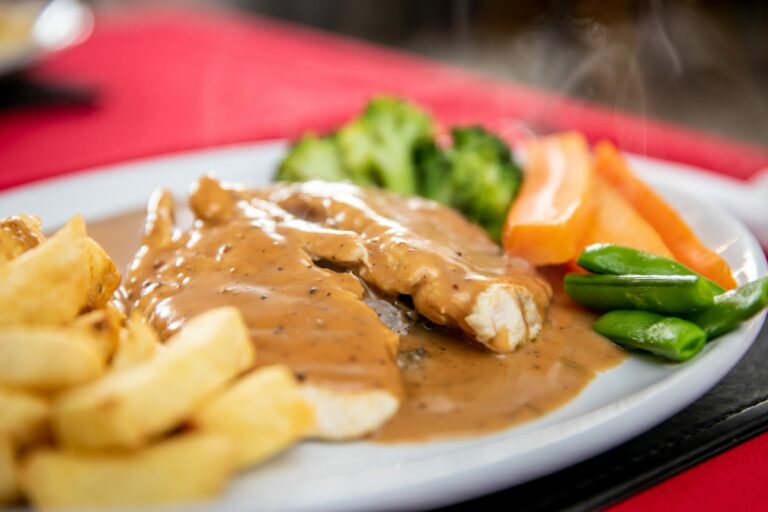 Super service & perfect pub grub at Railway Tavern in Strathmiglo