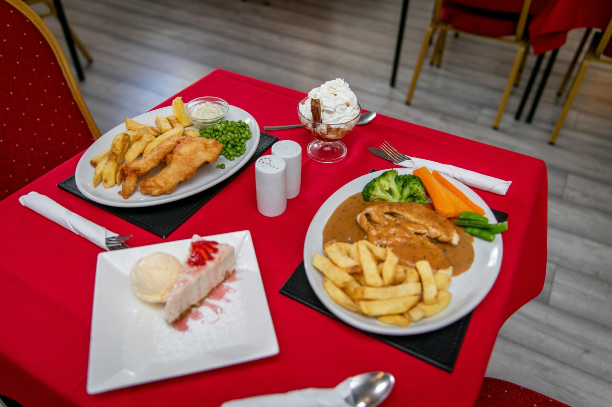 Super service & perfect pub grub at Railway Tavern in Strathmiglo