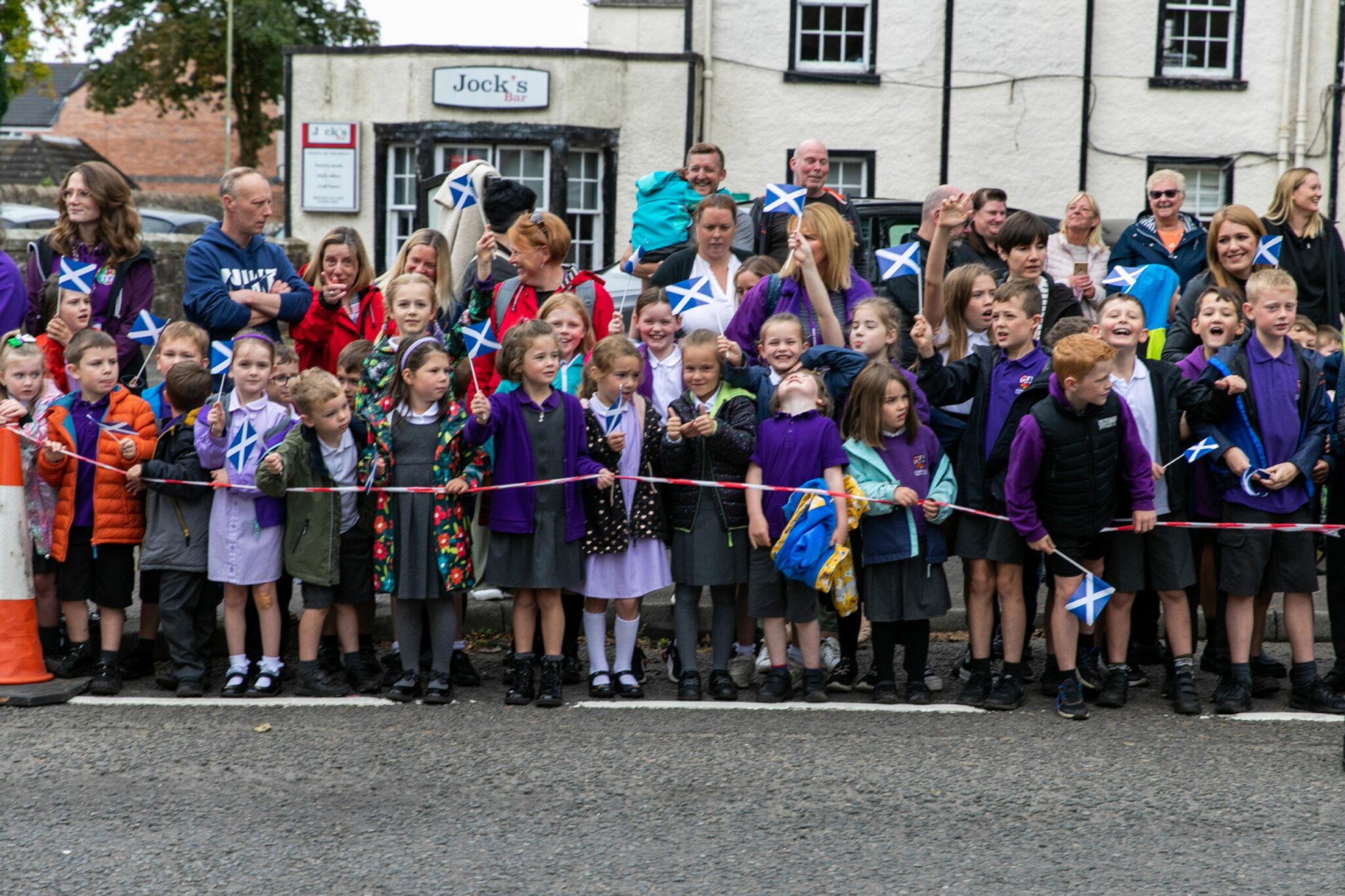 Thousands welcome King Charles III to Kinross for royal visit - The Courier