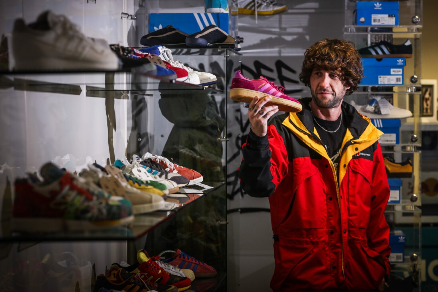 Dundee Sole: Dundonian with 3,000 trainers opens Wellgate shop