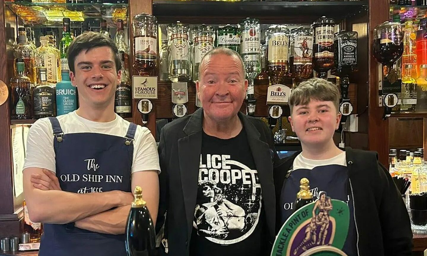 Still game: 'Winston' enjoys pint with fans at popular Perth pub