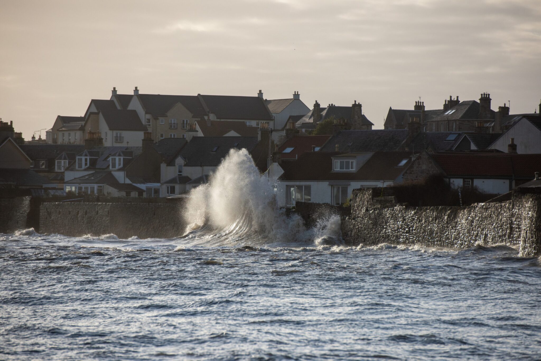 Pictures and video show powerful 4.8m tidal surge along Fife coast ...