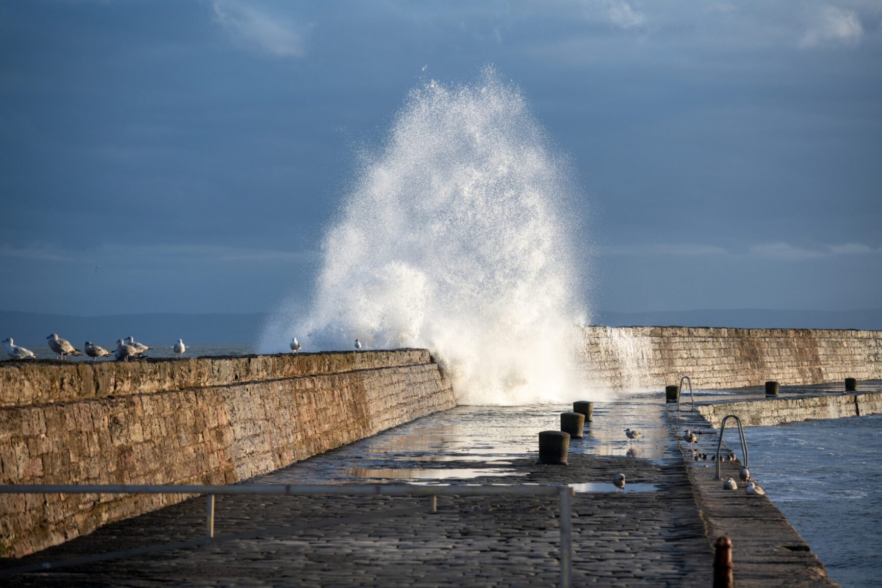 Pictures and video show powerful 4.8m tidal surge along Fife coast ...