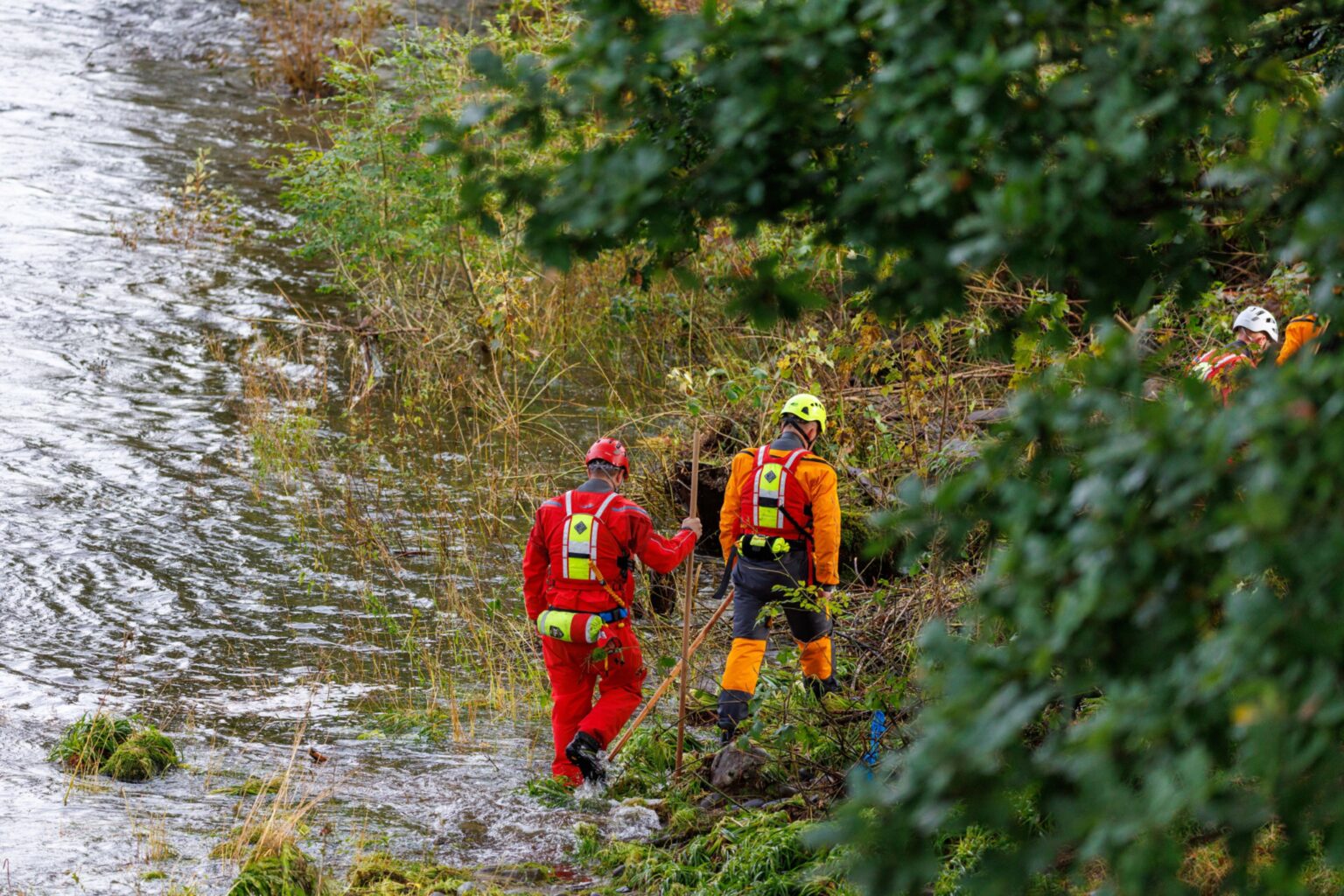 River Tay Search: Missing man's wife saw him being swept away