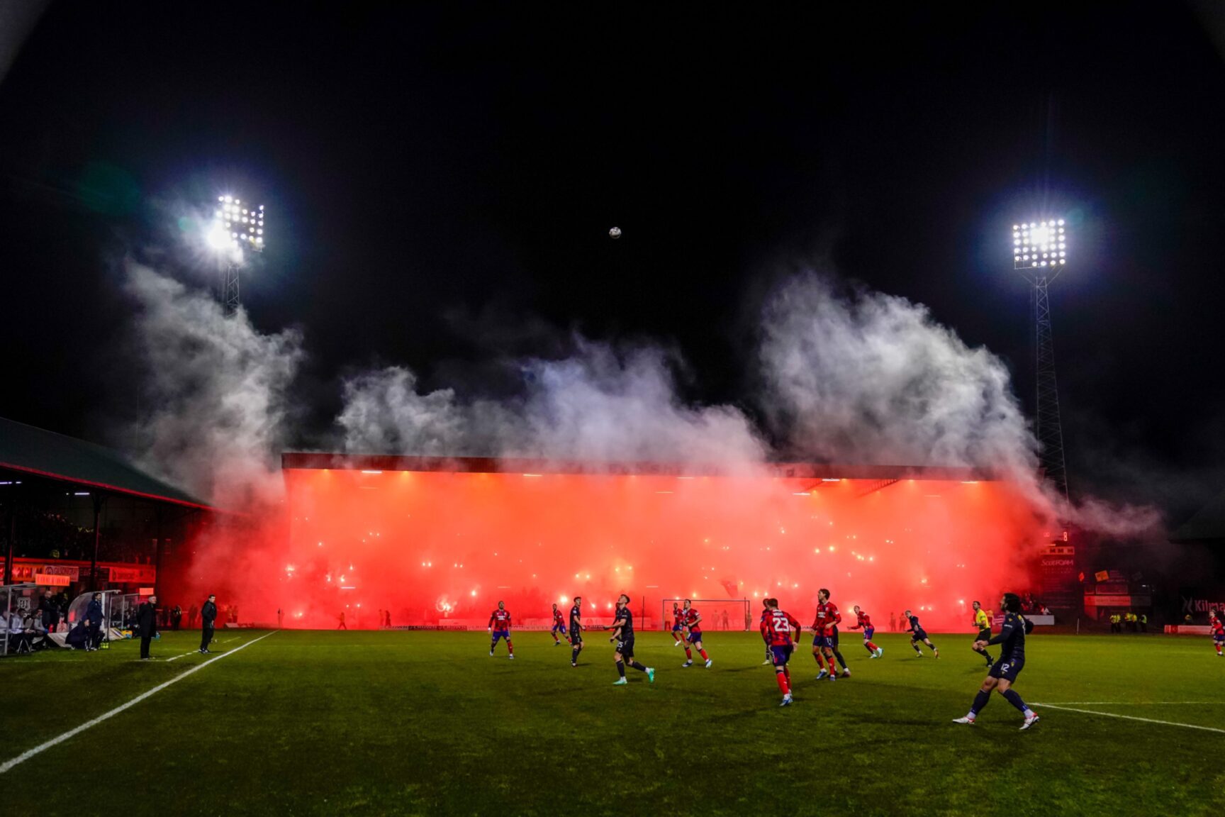Dundee-Rangers halted after pyro from Gers end sets off fire alarm