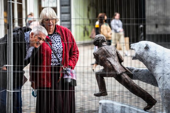 11 weird and wonderful statues in Dundee