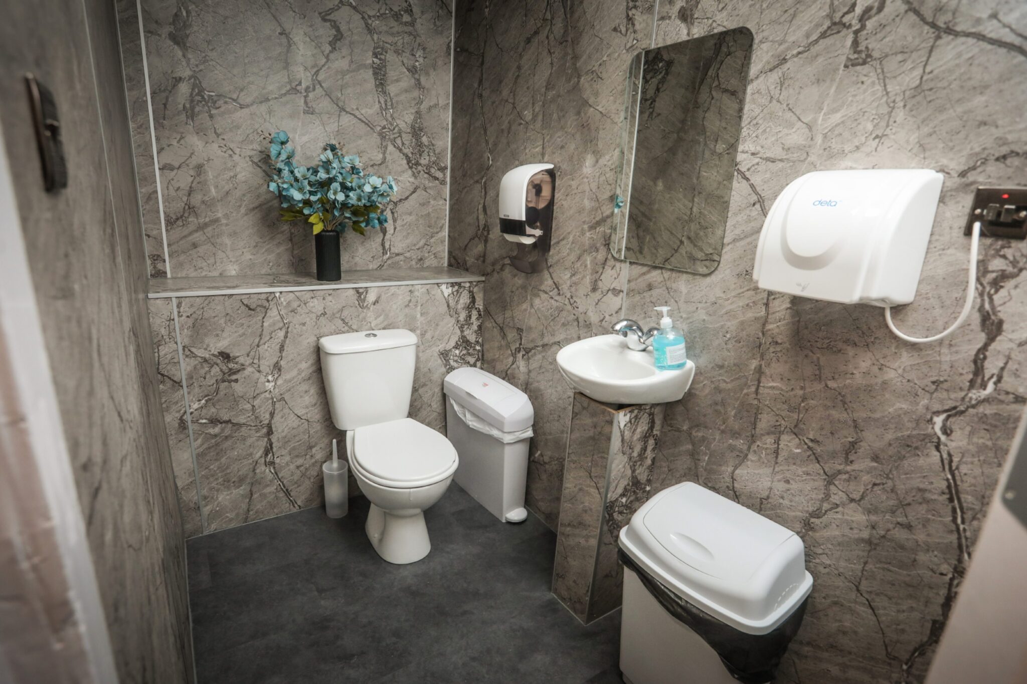 First look as Queen Anne pub in Dundee reopens