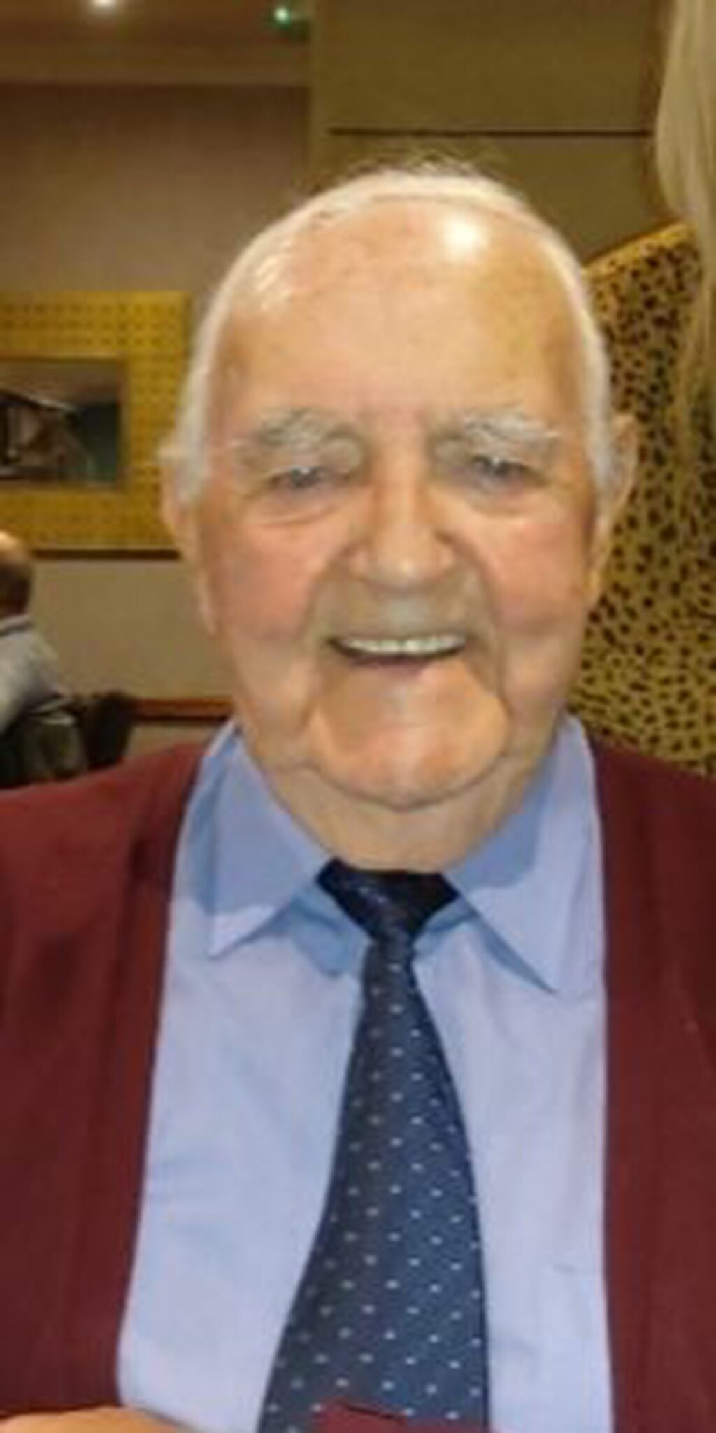 Dundee pub launch appeal after picture of beloved patron taken