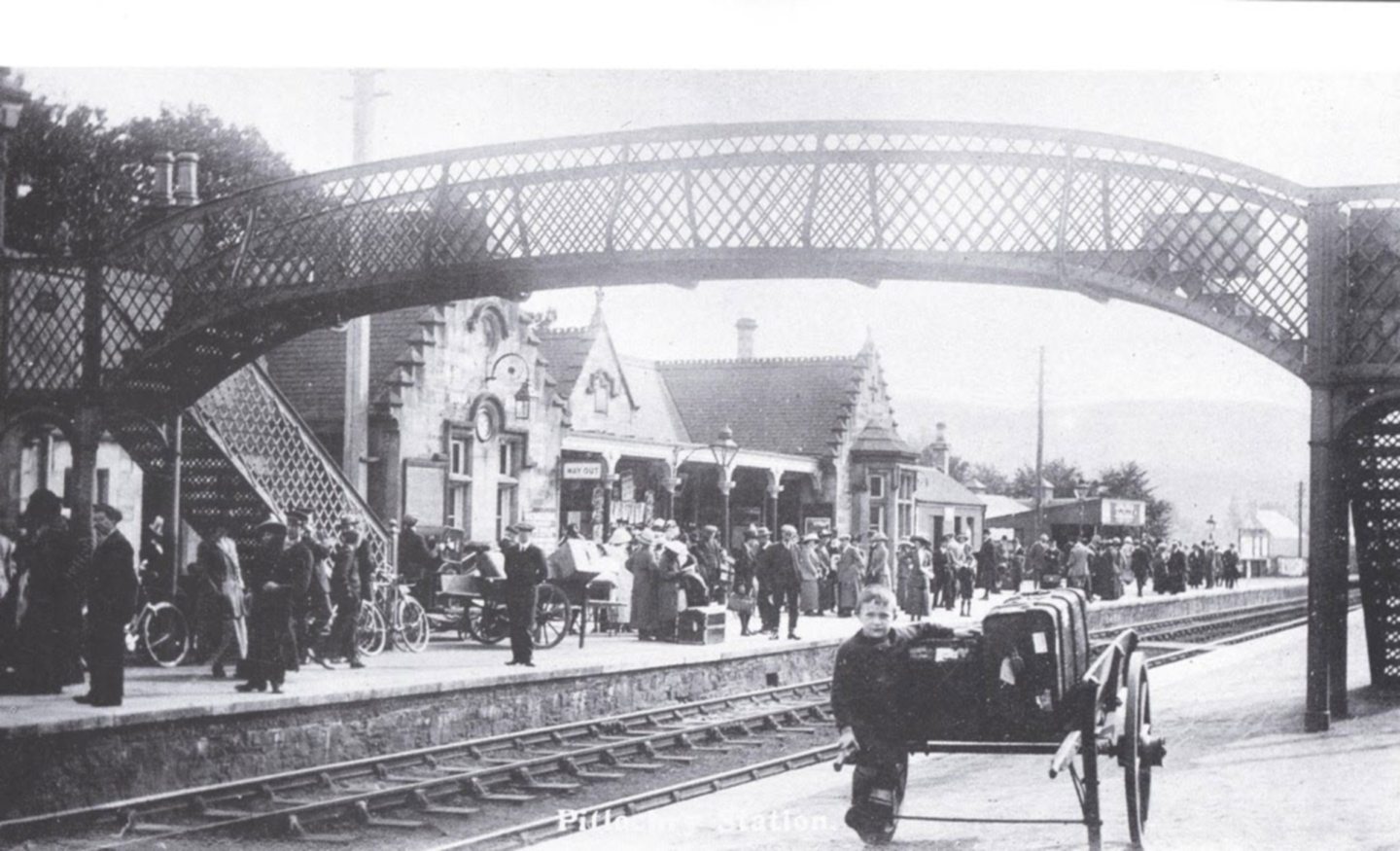 Pitlochry station: End of line for town's Victorian footbridge