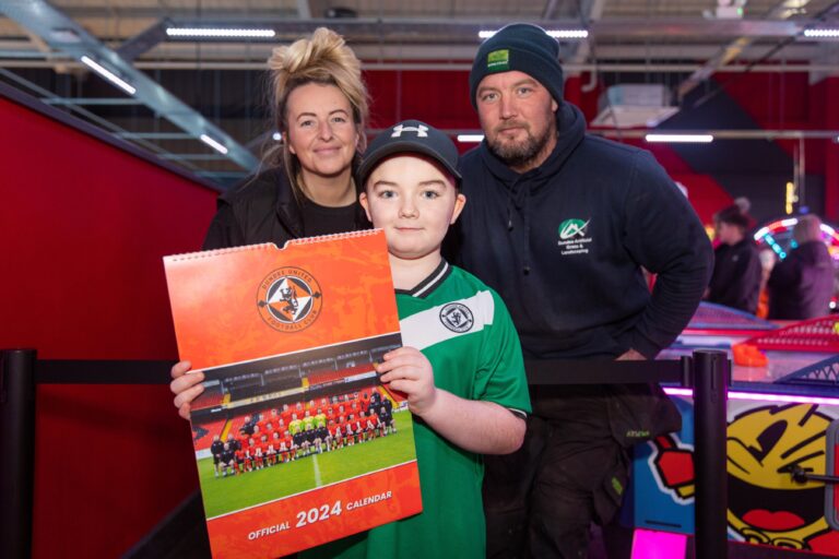 Pictures as fans meet Dundee United stars at Tenpin