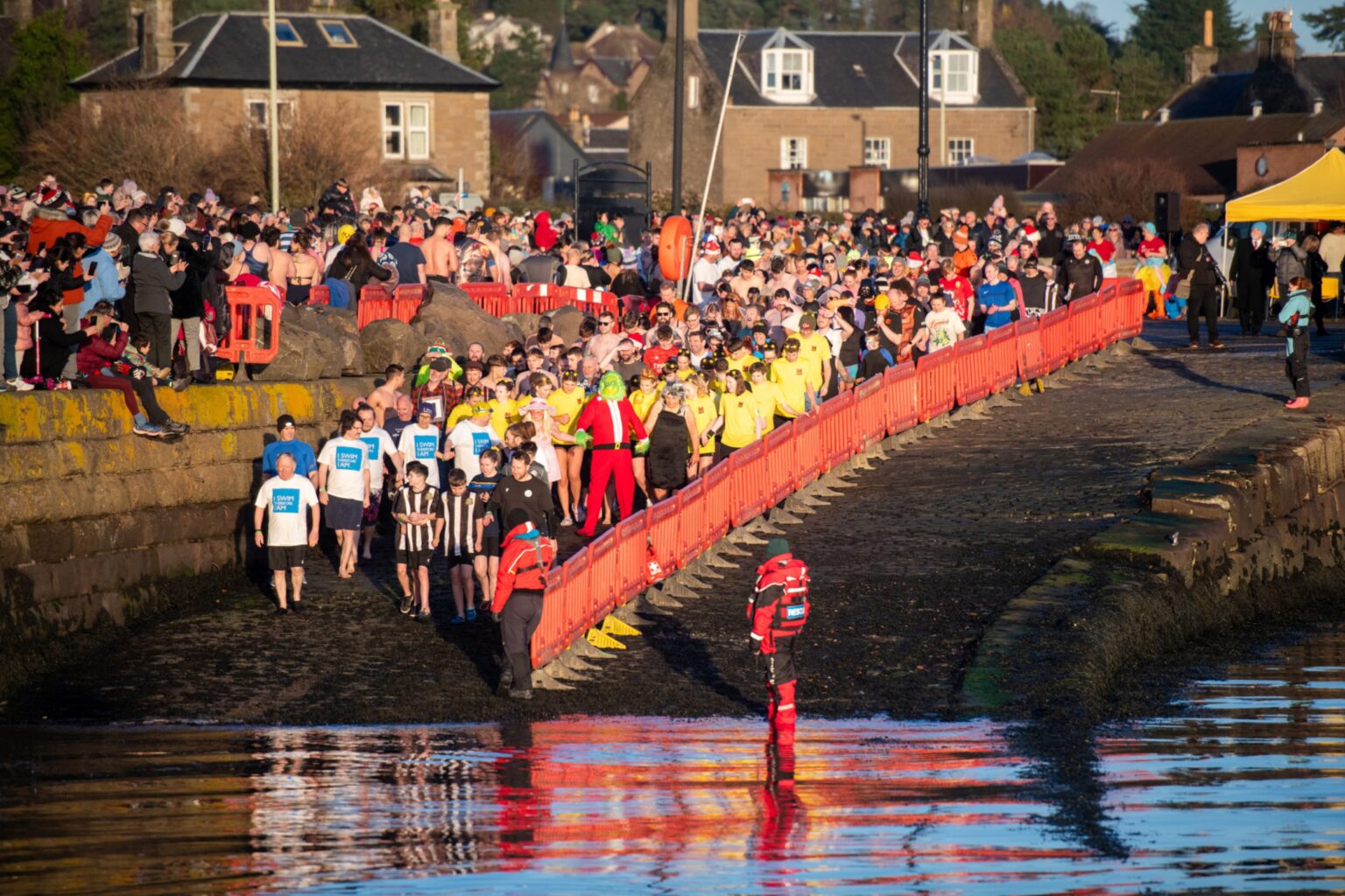 Best pictures as brave Broughty Ferry dookers plunge into 2024