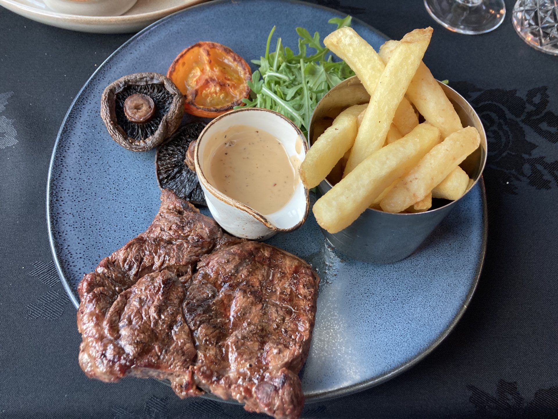 I review Angus restaurant at Piperdam with 1.5 TripAdvisor score