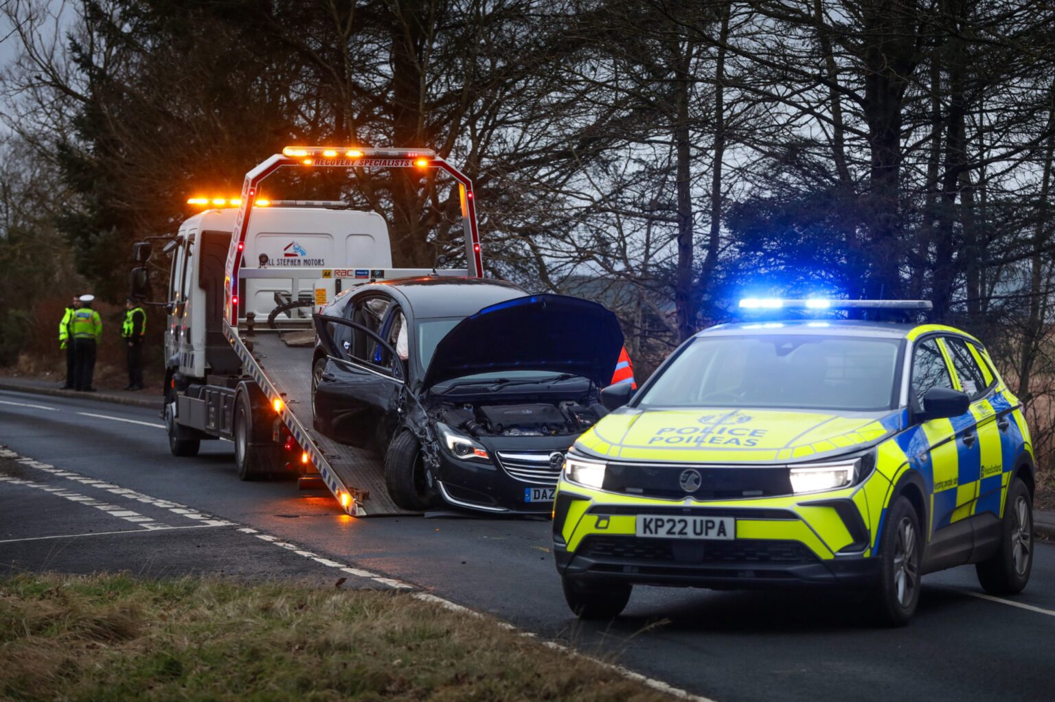 Person in hospital after two-vehicle crash near Forfar Golf Club