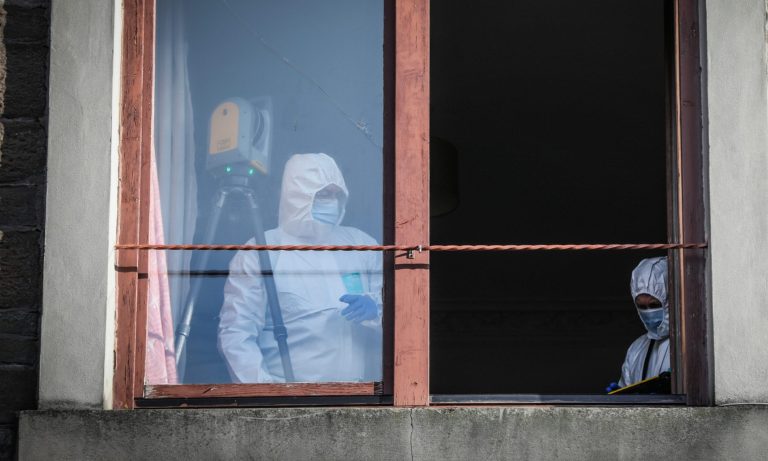 Ryan Munro death: Forensics officers back at Morgan Street flat