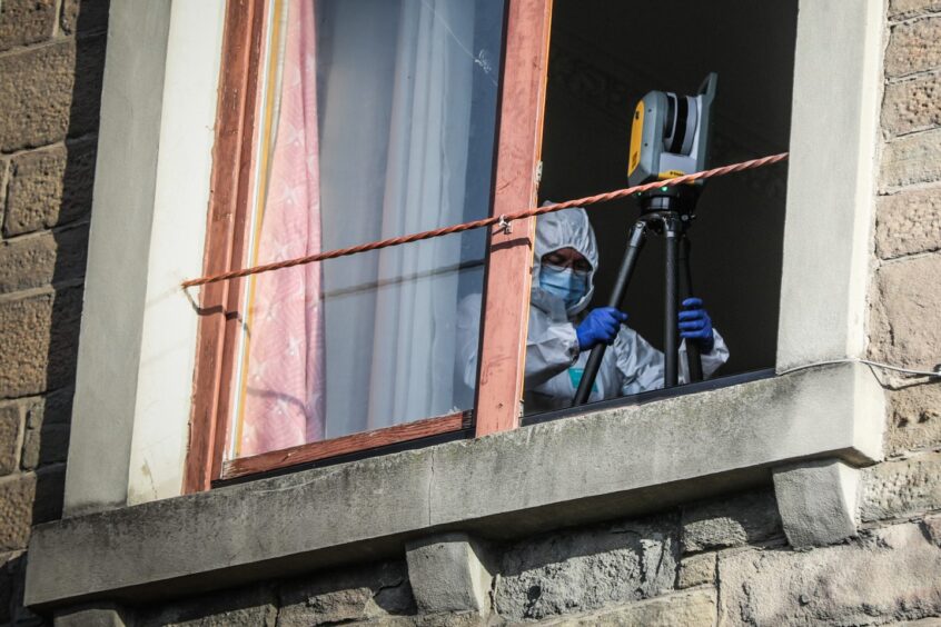 Ryan Munro death: Forensics officers back at Morgan Street flat