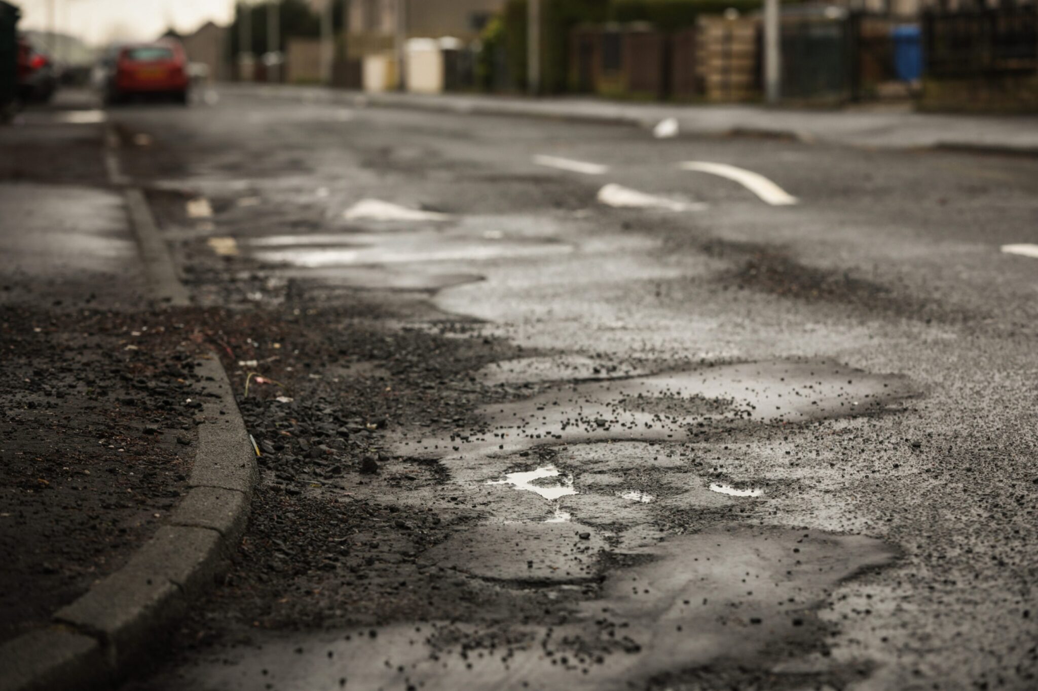 Finlow Terrace: Dundee residents hit out at 'shoddy' pothole repairs