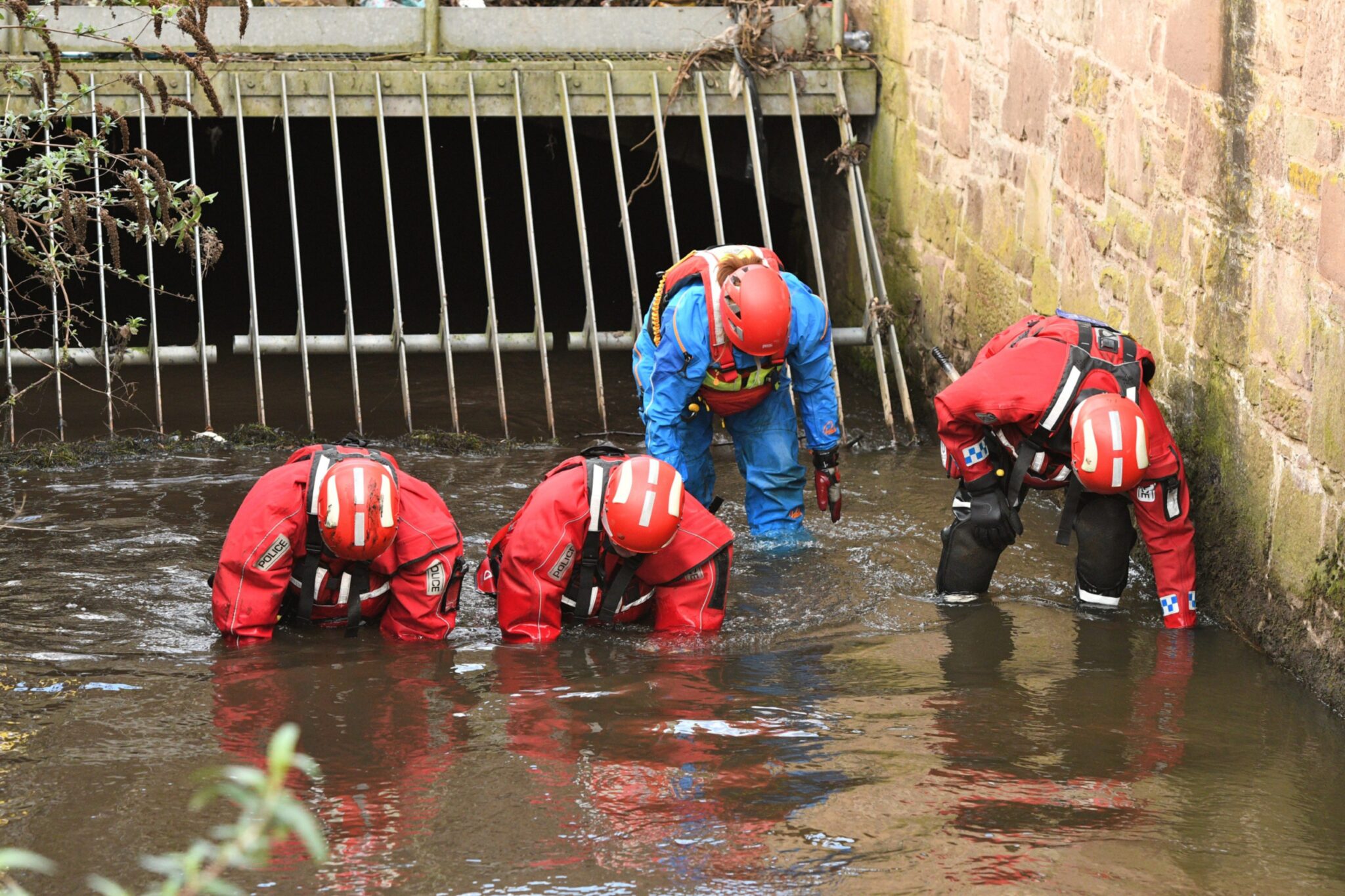 Police search Perth Lade over death of Cameron Rae