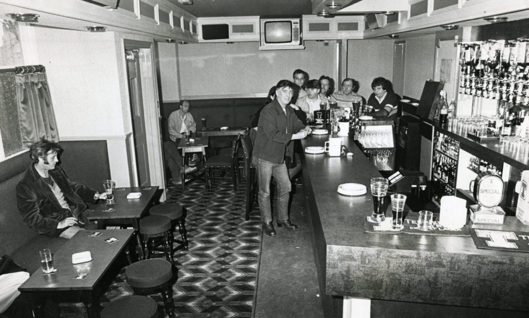Raising a glass to Dundee pubs from days gone by