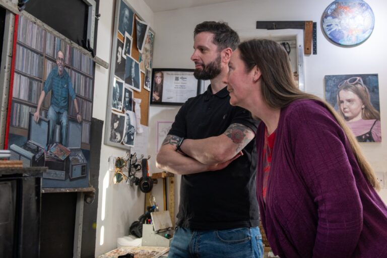 Breeks Brodie: Painting tribute to Dundee Groucho's legend