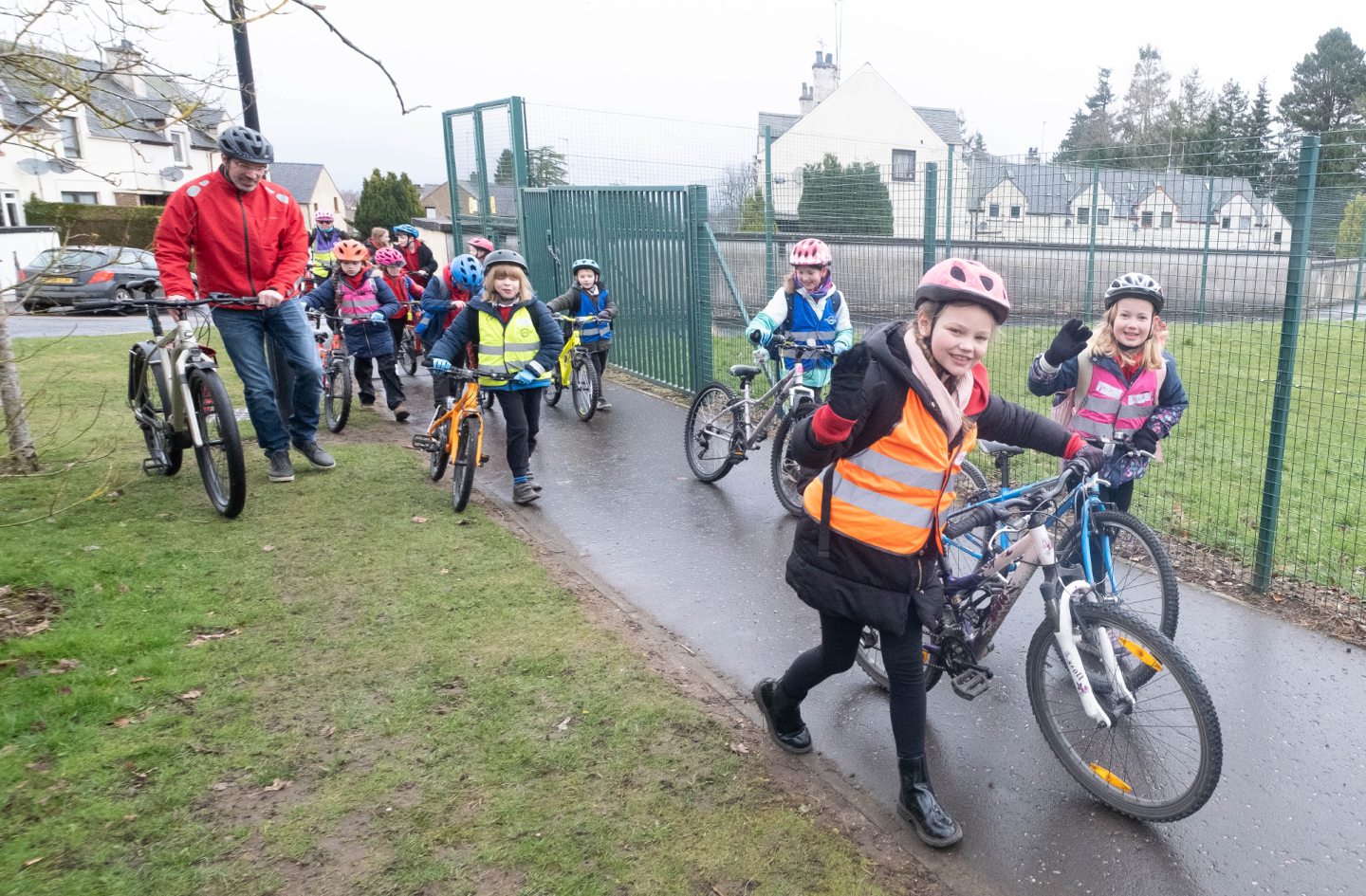 Pupils get on board Newtyle school cycle bus idea