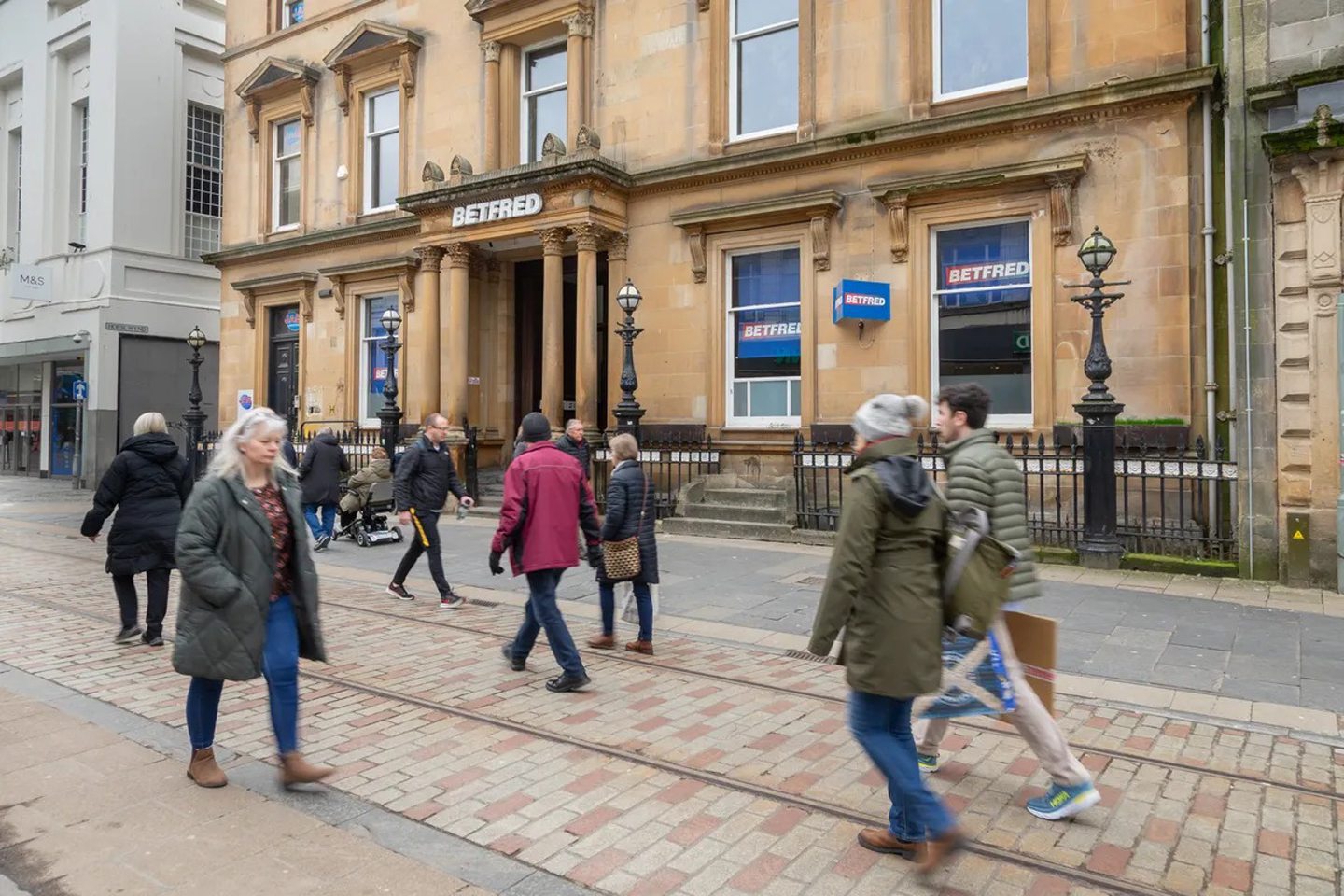 Former bank turned Betfred on Murraygate, Dundee, for sale