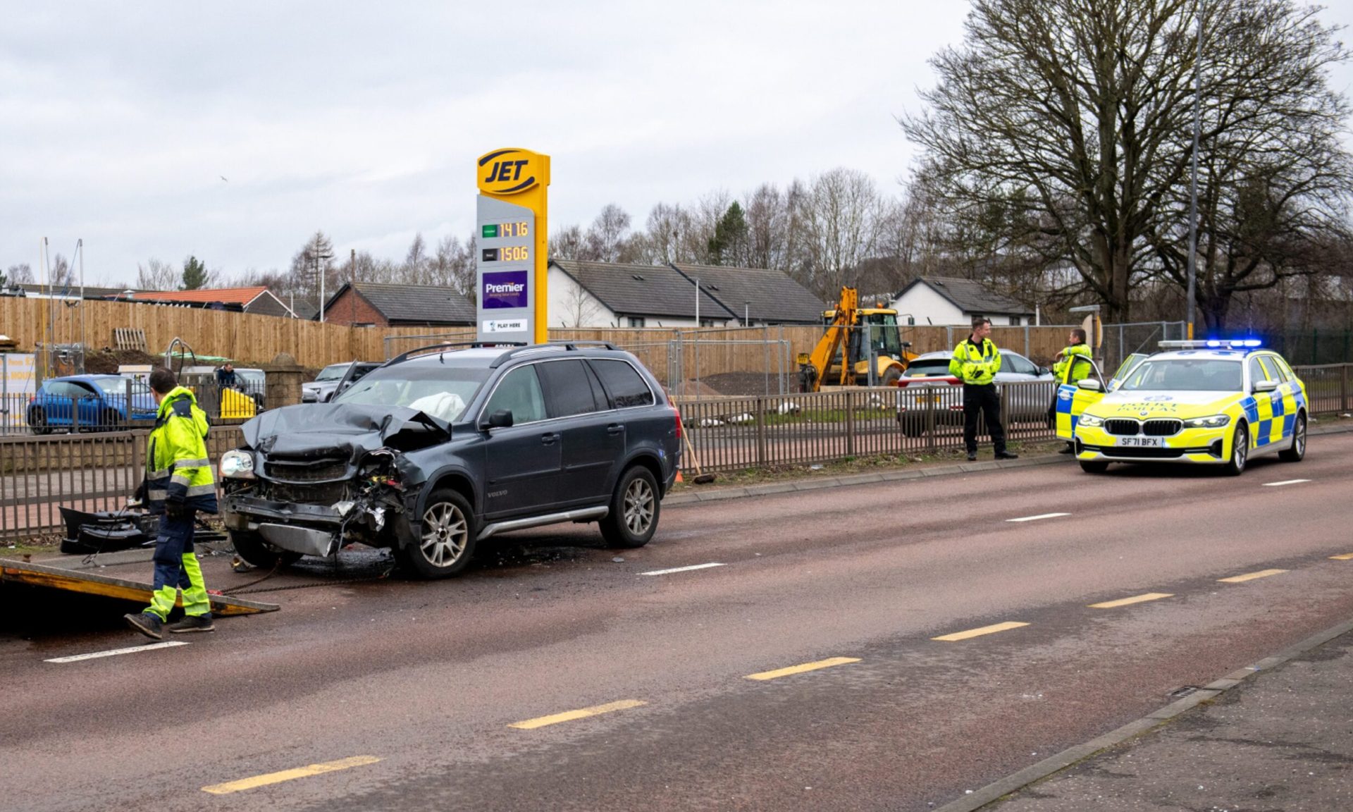 Driver reported after 4-vehicle crash on A90 in Dundee