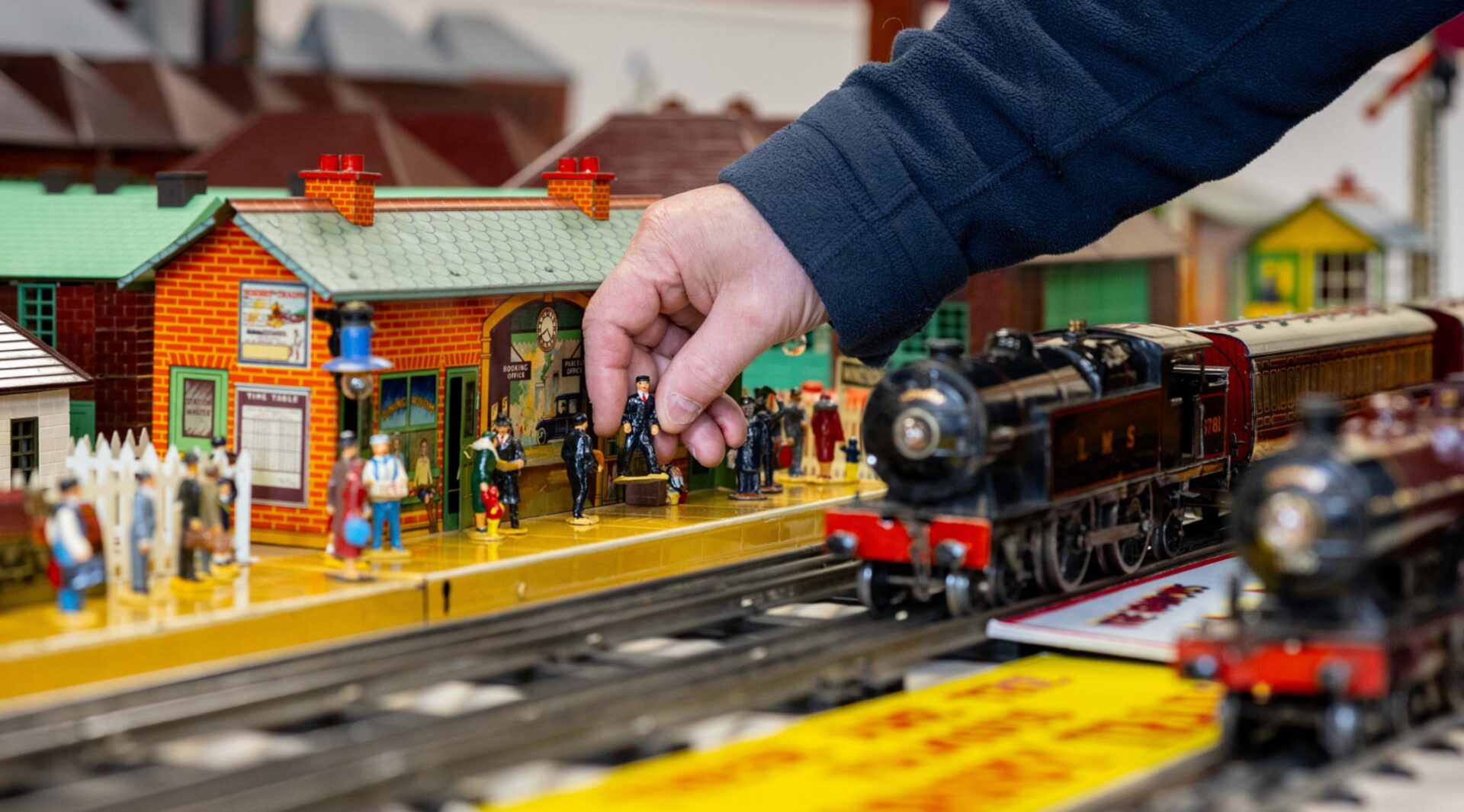 Kirriemuir exhibition pulls model railway fans to wee red town