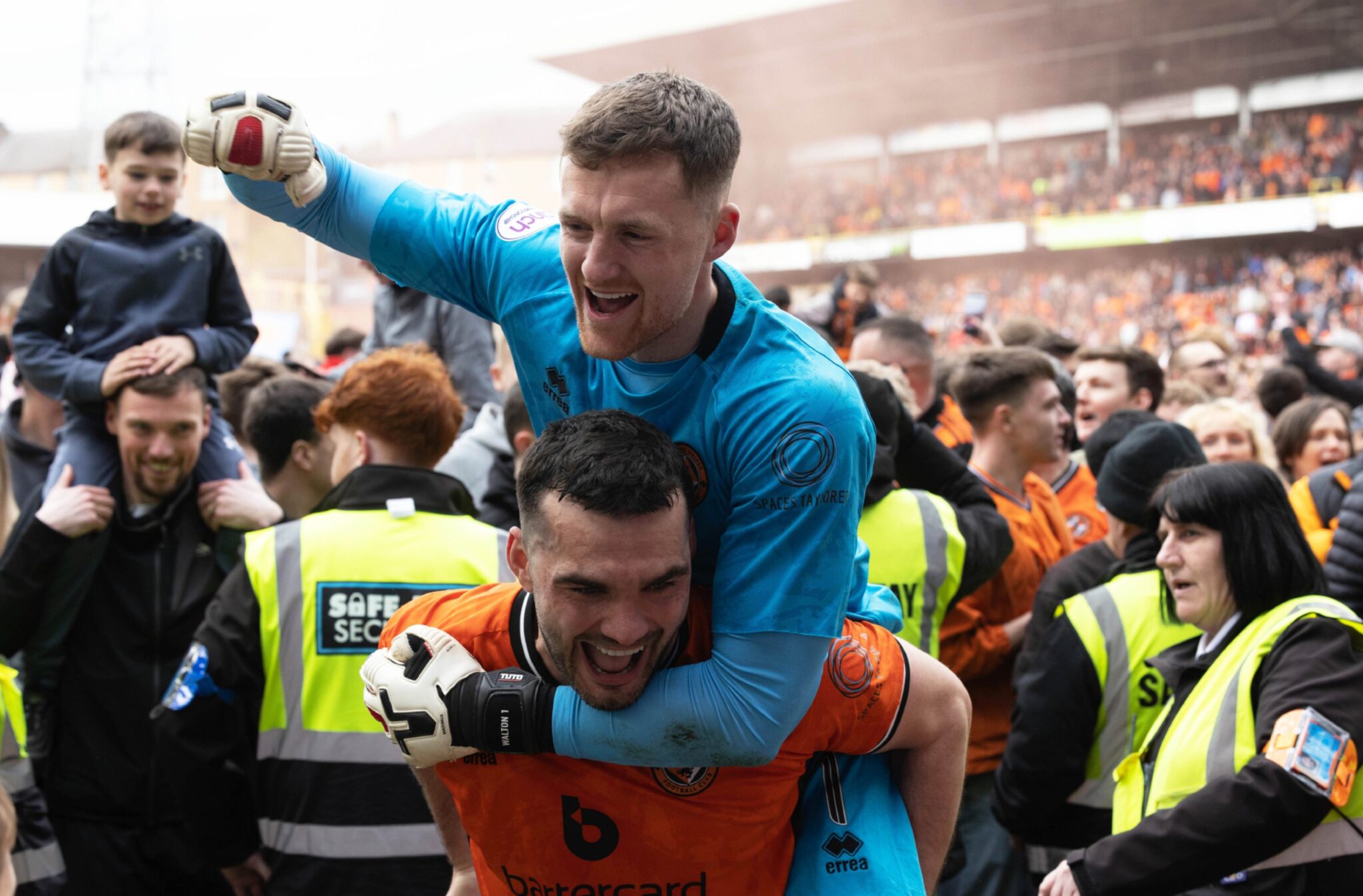 Jack Walton: Ex-Dundee United ace makes emergency move