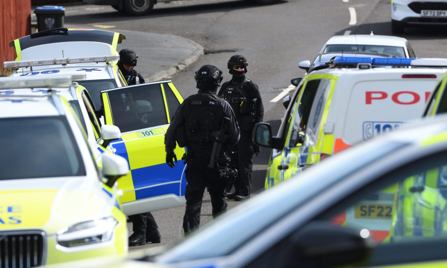 Cromlix Road: Man arrested after armed police swarm Perth street