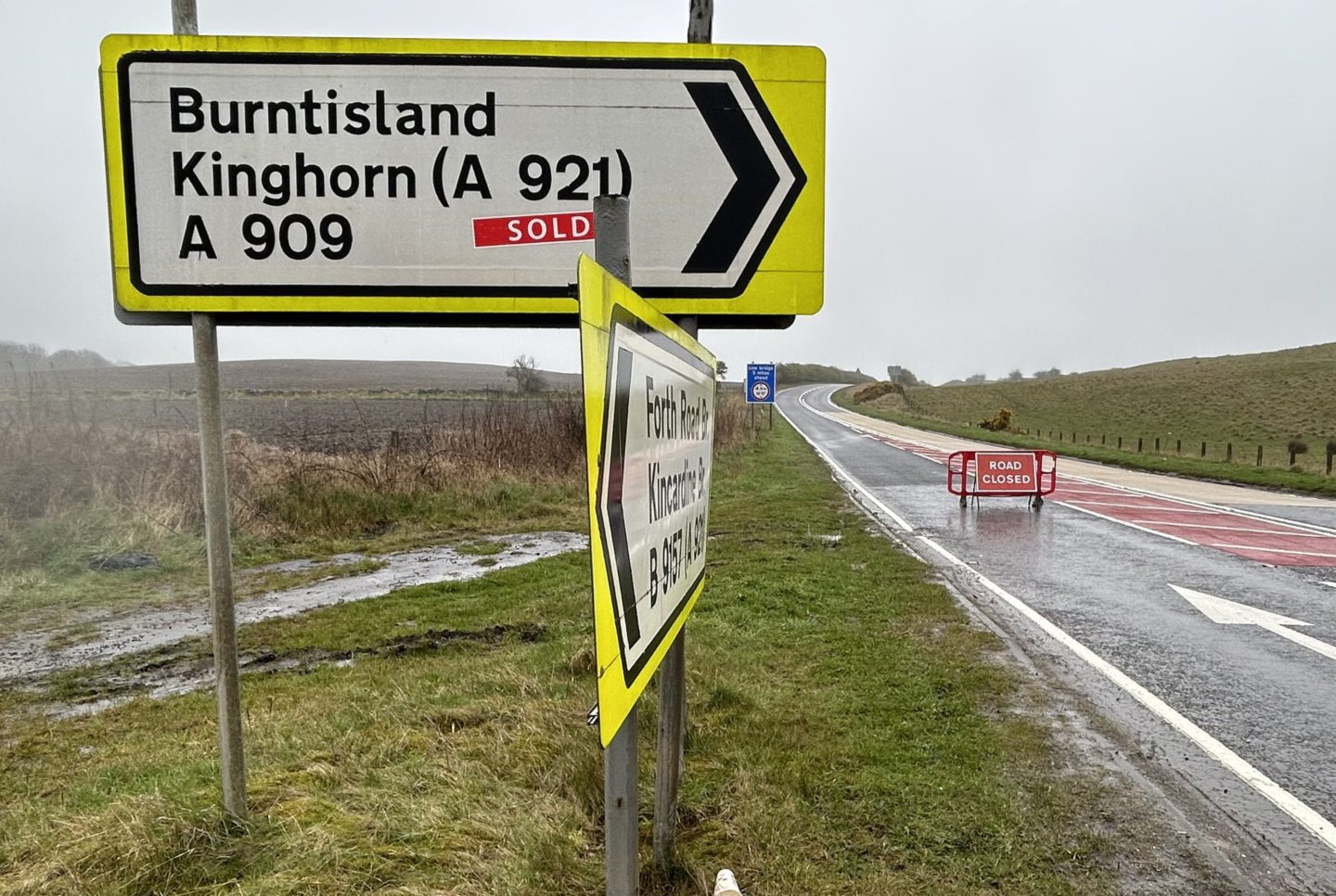 Flooding closes busy Dalgety Bay to Kirkcaldy road in Fife