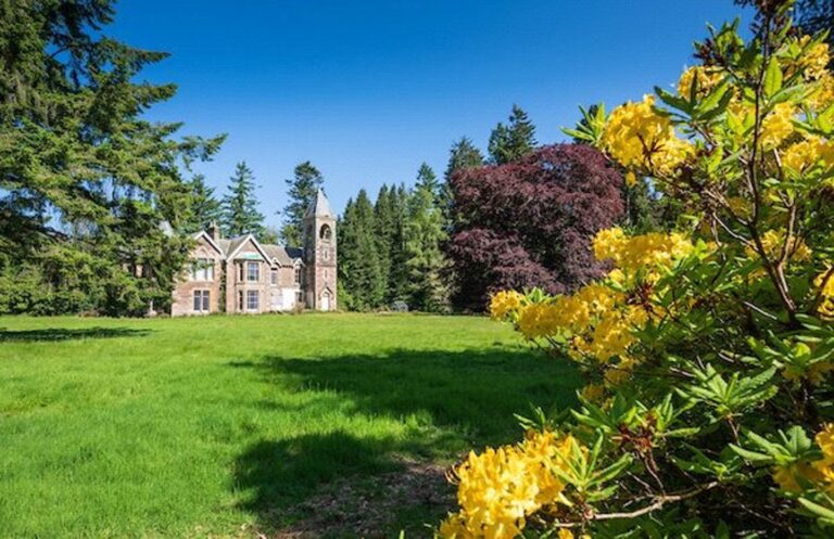 Comrie's Earthquake House for sale in Drumearn House package