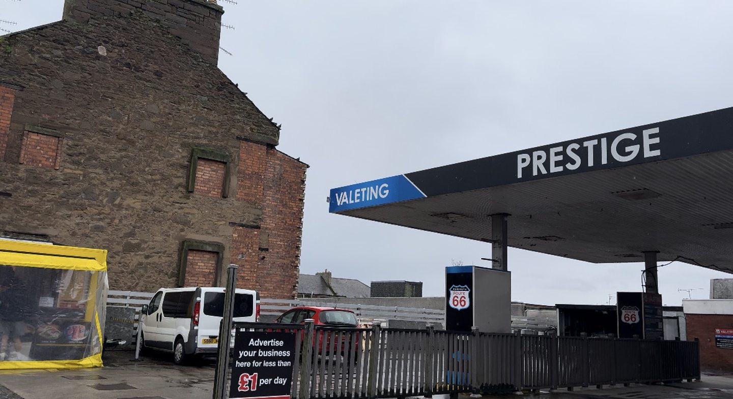 We try German rotisserie chicken takeaway in Monifieth car wash