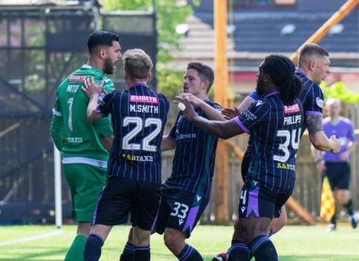 St Johnstone complete sale of keeper Dimitar Mitov to Aberdeen