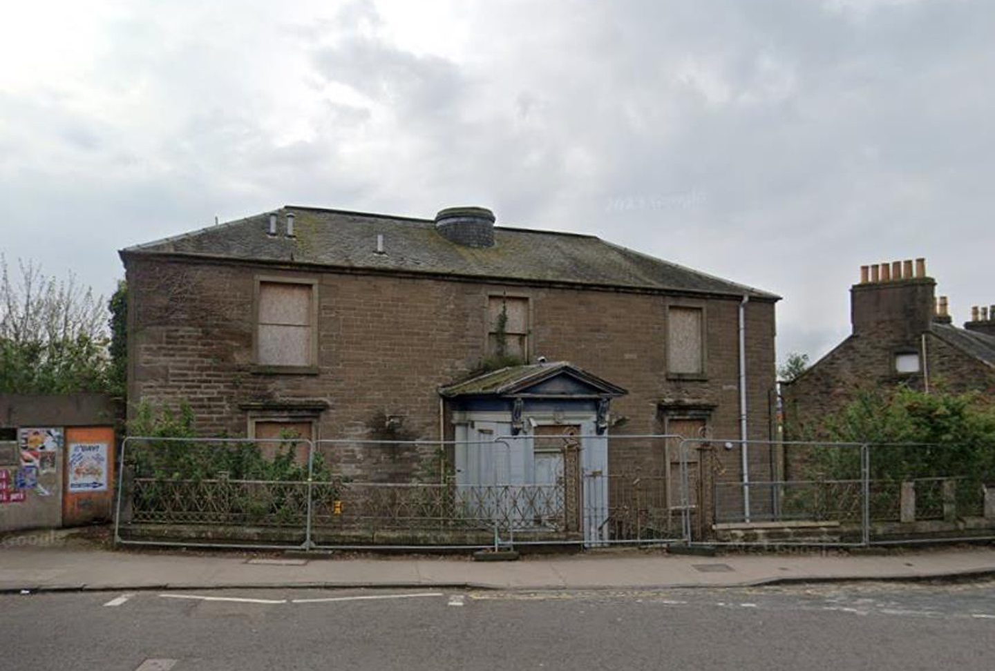 Roseangle home next door to Dundee 'murder house' for sale