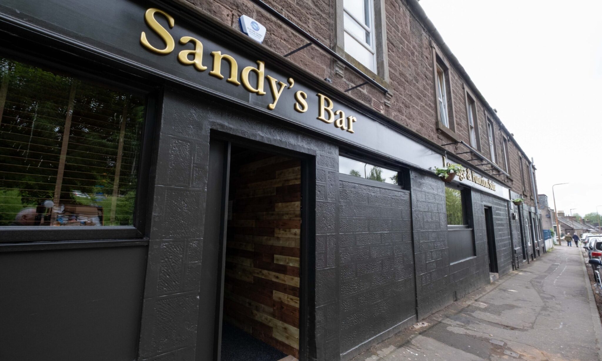 Fortune Gomo: Sandy's Bar fundraiser for 'murdered' scientist