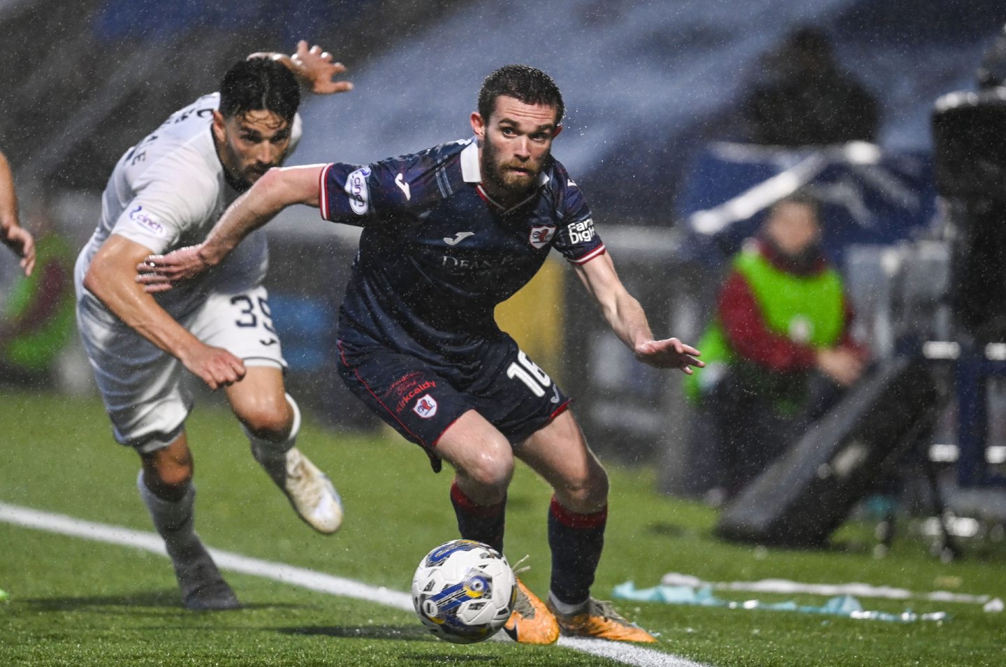 St Johnstone beat Ross County to sign Sam Stanton