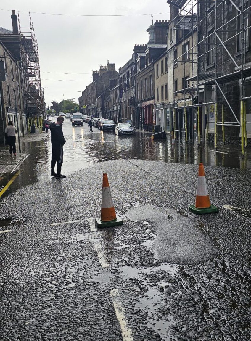 Tornado-shaped cloud in Dundee as floods hit Tayside and Fife