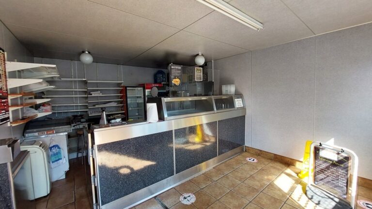 Former Forfar chip shop put up for sale