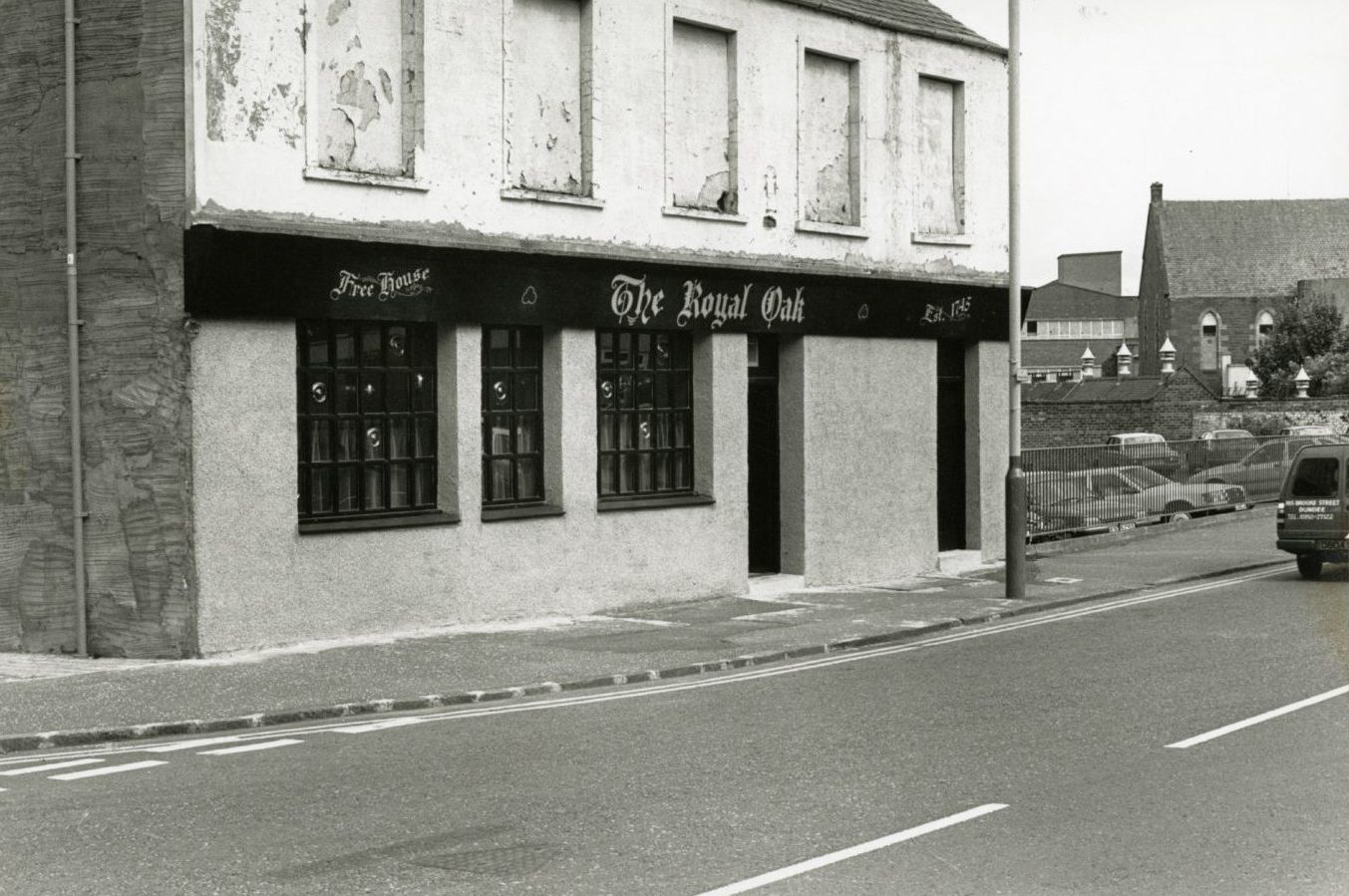 Old Dundee pubs: Do you remember these bygone boozers?